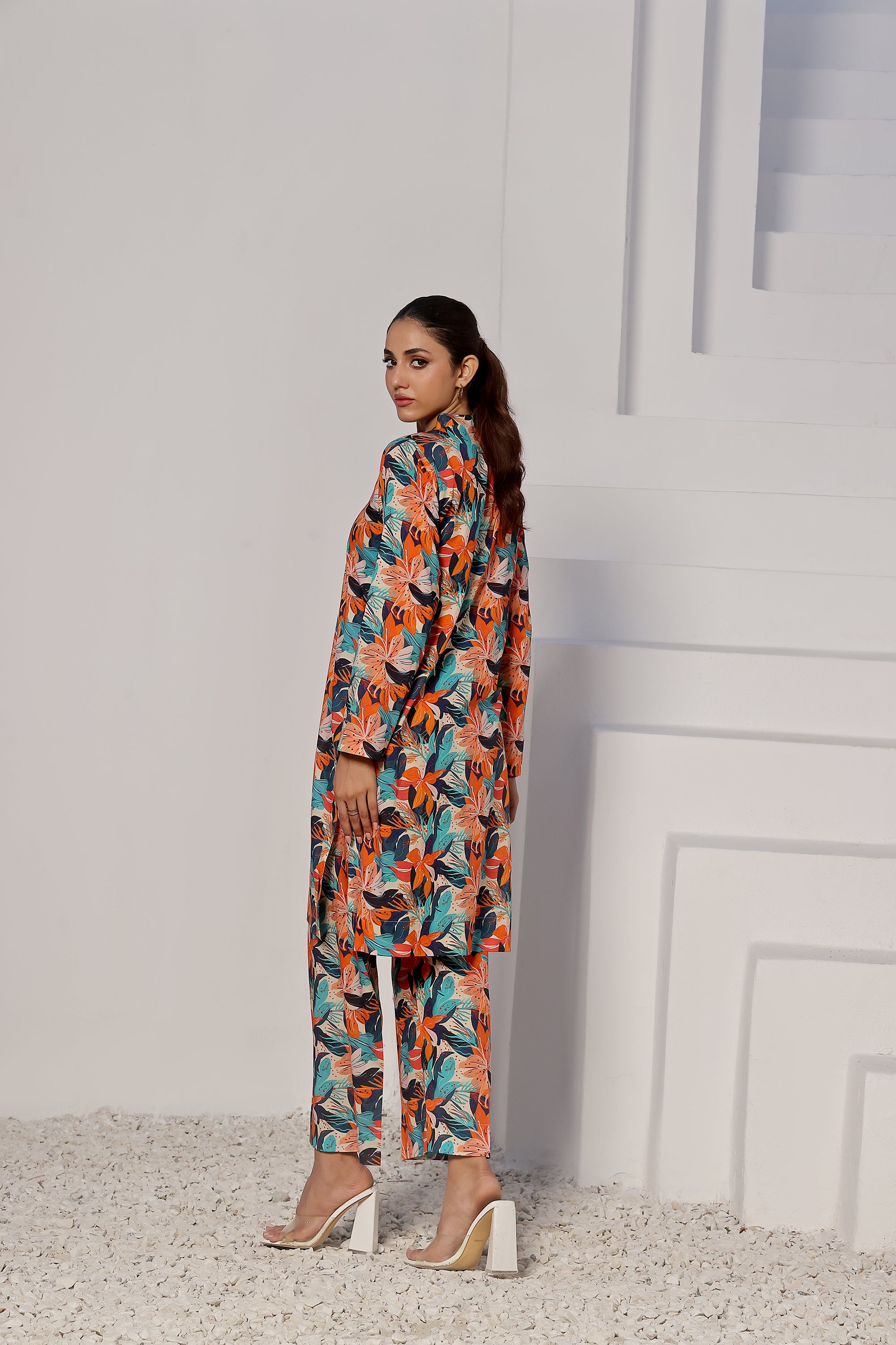 VALENCIA – Mosaic Pakistan | Official Online Store